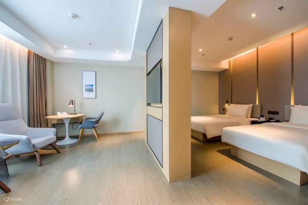 [Near Guangzhou Sunac Mao] Atour Hotel Guangzhou Huadu Financial Center ...